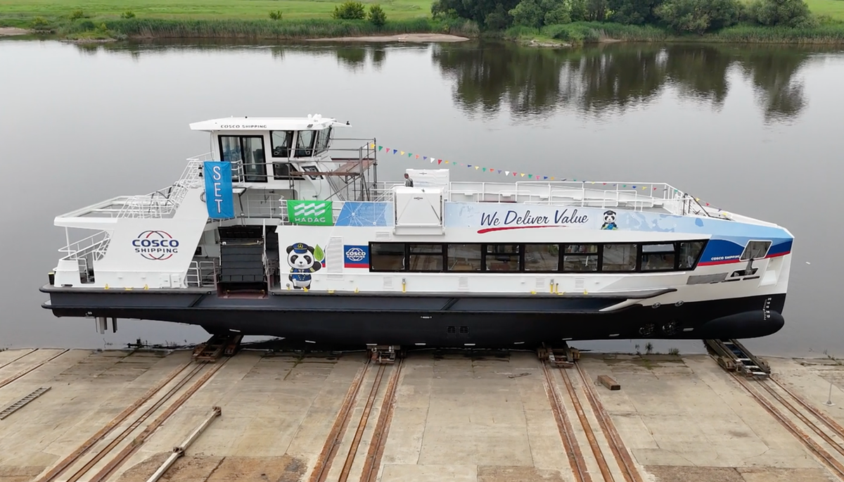 SET feiert Stapellauf der 2. HADAG Fähre in Tangermünde - SET Schiffbau ...